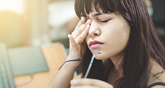 Protect Your Eyes from Too Much Time on the Computer | Bottom Line Inc